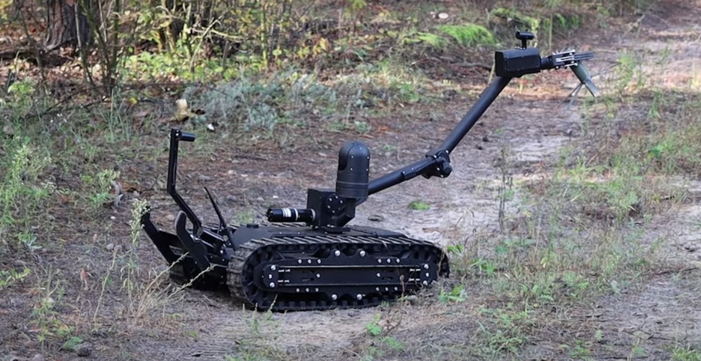 Роботи Superdroid Robots Mastiff допомагають українцям боротися з ...
