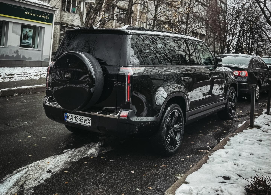 Китайський кросовер BAW Polestone 01 із запасом ходу 1115 км засвітився ...