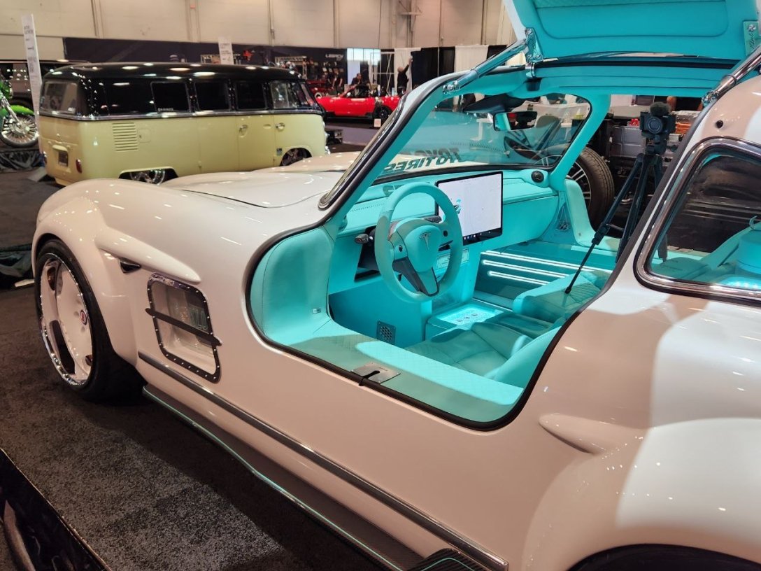 Mercedes 300 SL Gullwing воссоздали в формате электромобиля украинские ...