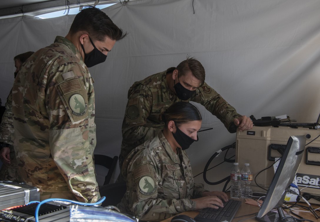 Синергія людини та машини. Спільне вседоменне командування та ...