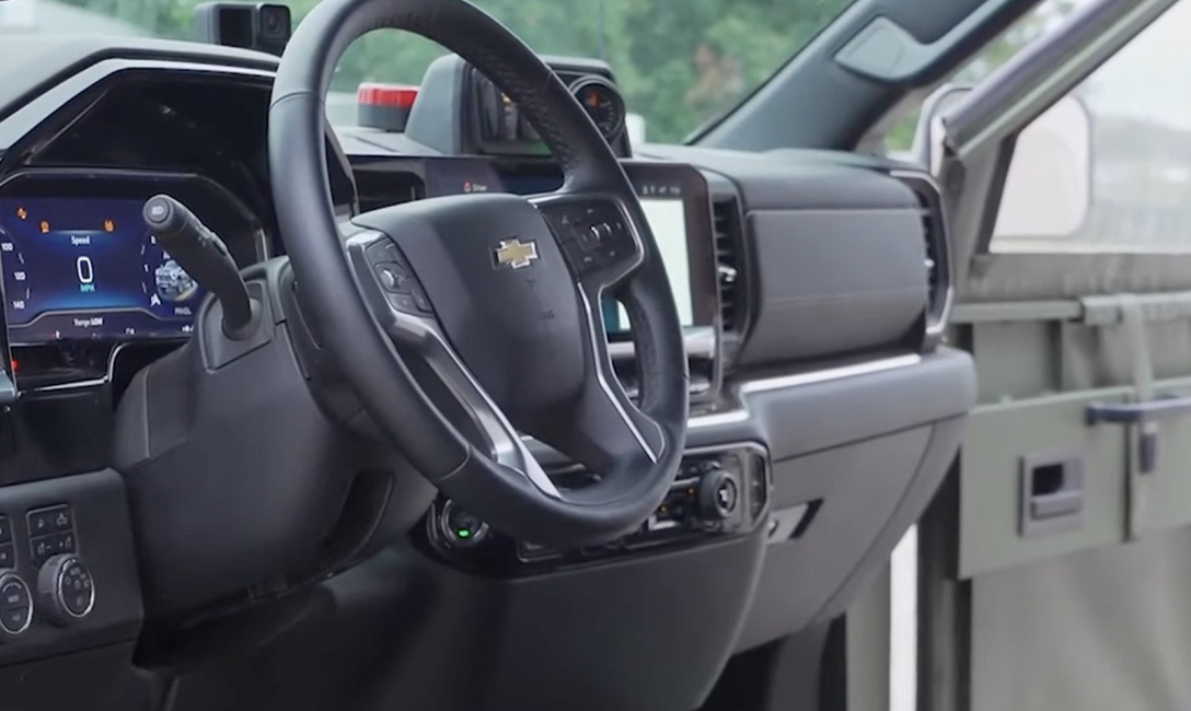 General Motors показали электрифицированный бронеавтомобиль нового ...