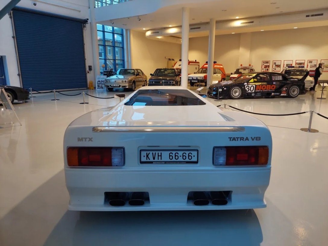 Суперкари MTX Tatra V8 — історія та характеристики