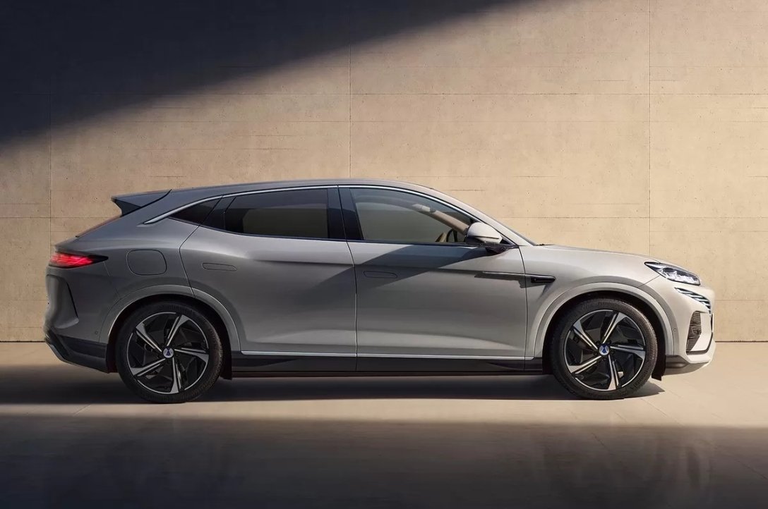 Електрокросовер Denza N7 отримав нову бюджетну версію із запасом ходу 540 км