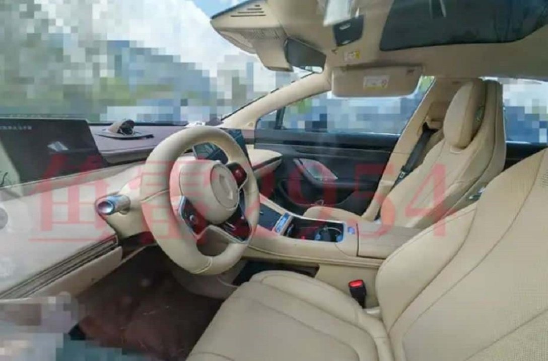 У Китаї показали стильний елеткромобіль Luxeed S7 від Huawei та Chery