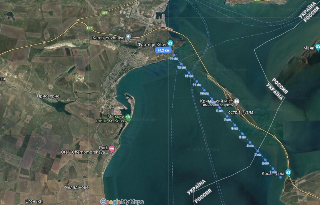 Баржі впоперек протоки: ЗМІ показали супутникові світлини Кримського ...