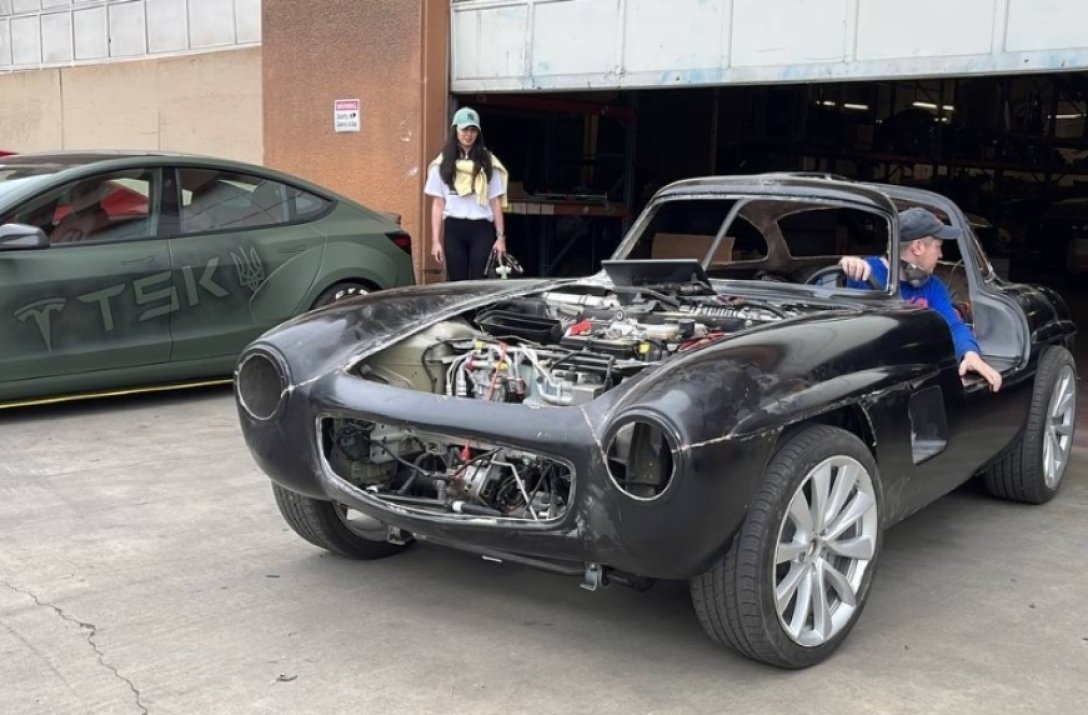 Переосмислена класика: українці відтворюють культовий суперкар Mercedes ...