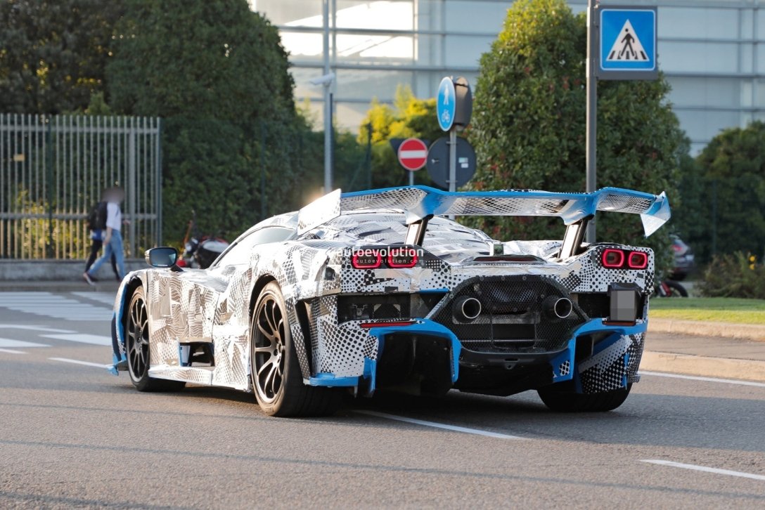 Надпотужний гібридний гіперкар Ferrari F250 помітили під час тестів на ...