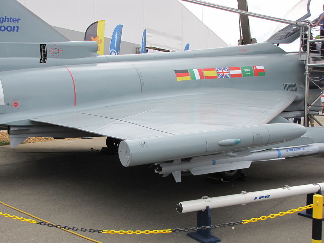 Истребитель Typhoon — самолет получит модернизированную систему DASS ...