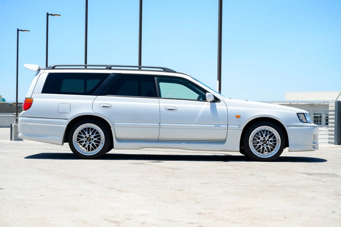 Старий Nissan Stagea 260RS Autech 1997 року продали на аукціоні за 53 ...