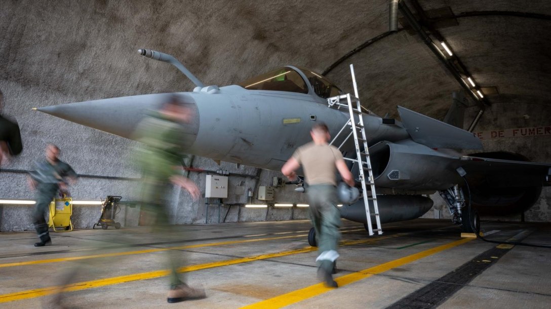 Во Франции прошел первый полет истребителя Rafale версии F4 1