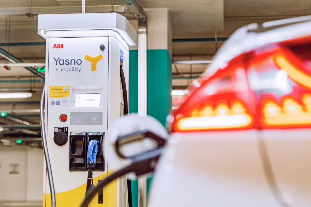 Зарядні станції для електромобілів - співпраця з YASNO E-mobility