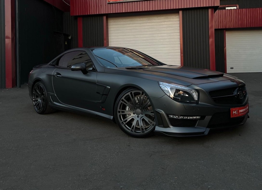 800-сильний Mercedes SL Brabus за $370 000 сфотографували в Києві