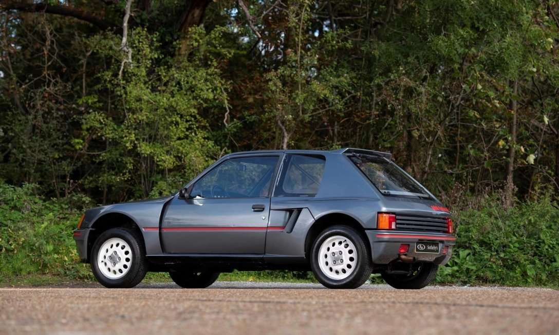 Нестандартный 38-летний Peugeot 205 продают за $250 000 (фото)