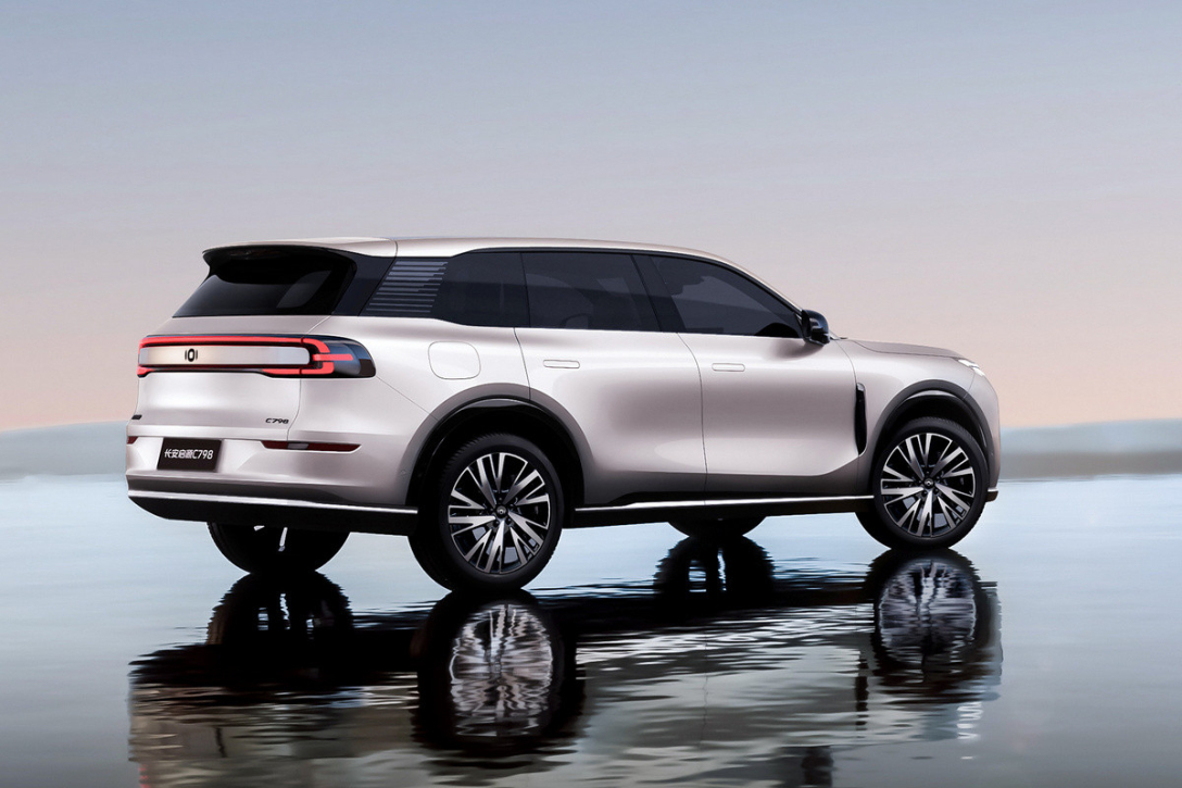 Недорогой кроссовер Changan Nevo C798 представлен в Китае