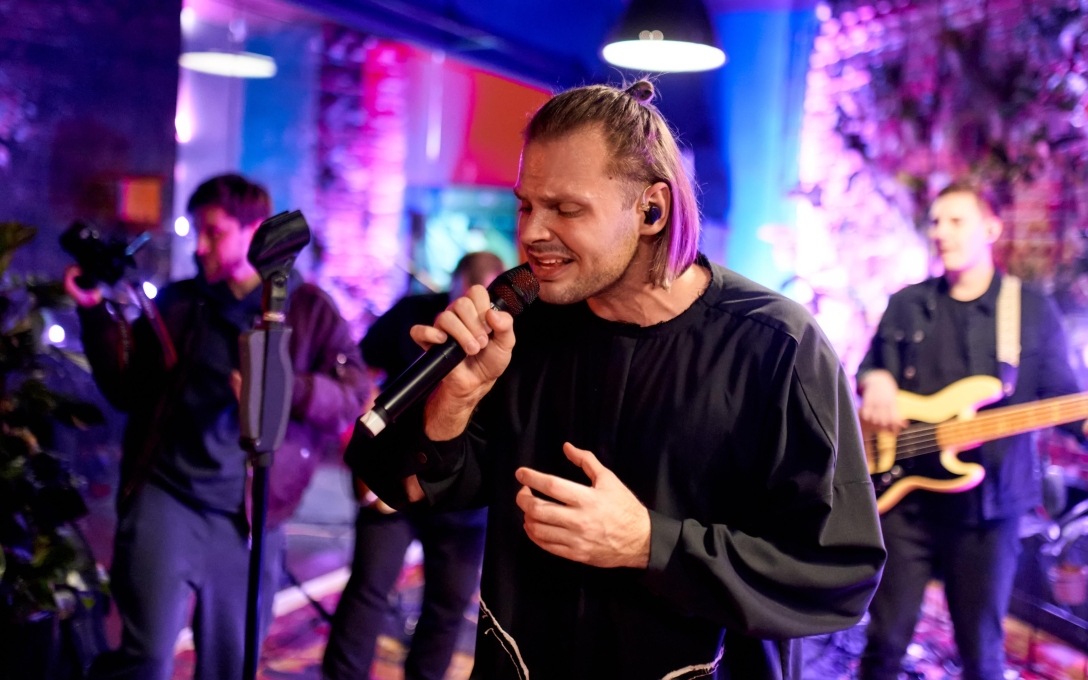 Украинские знаменитости собрались на презентации нового альбома CHEEV в ...