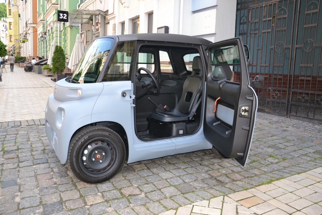 Тест Citroen Ami: чим дивує найкомпактніший і найдоступніший електрокар