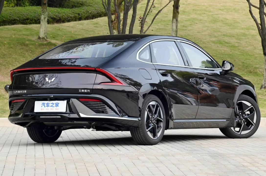 Новый Wuling Starlight представлен: подробности большого седана от ...