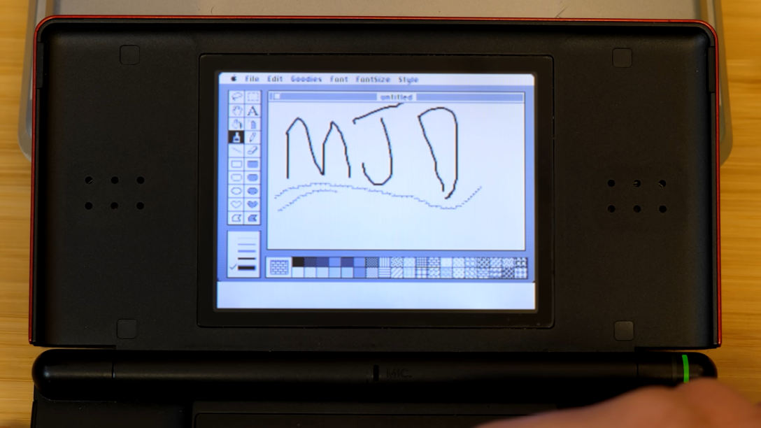 Из Nintendo DS сделали Macbook — как установить MacOS на консоль