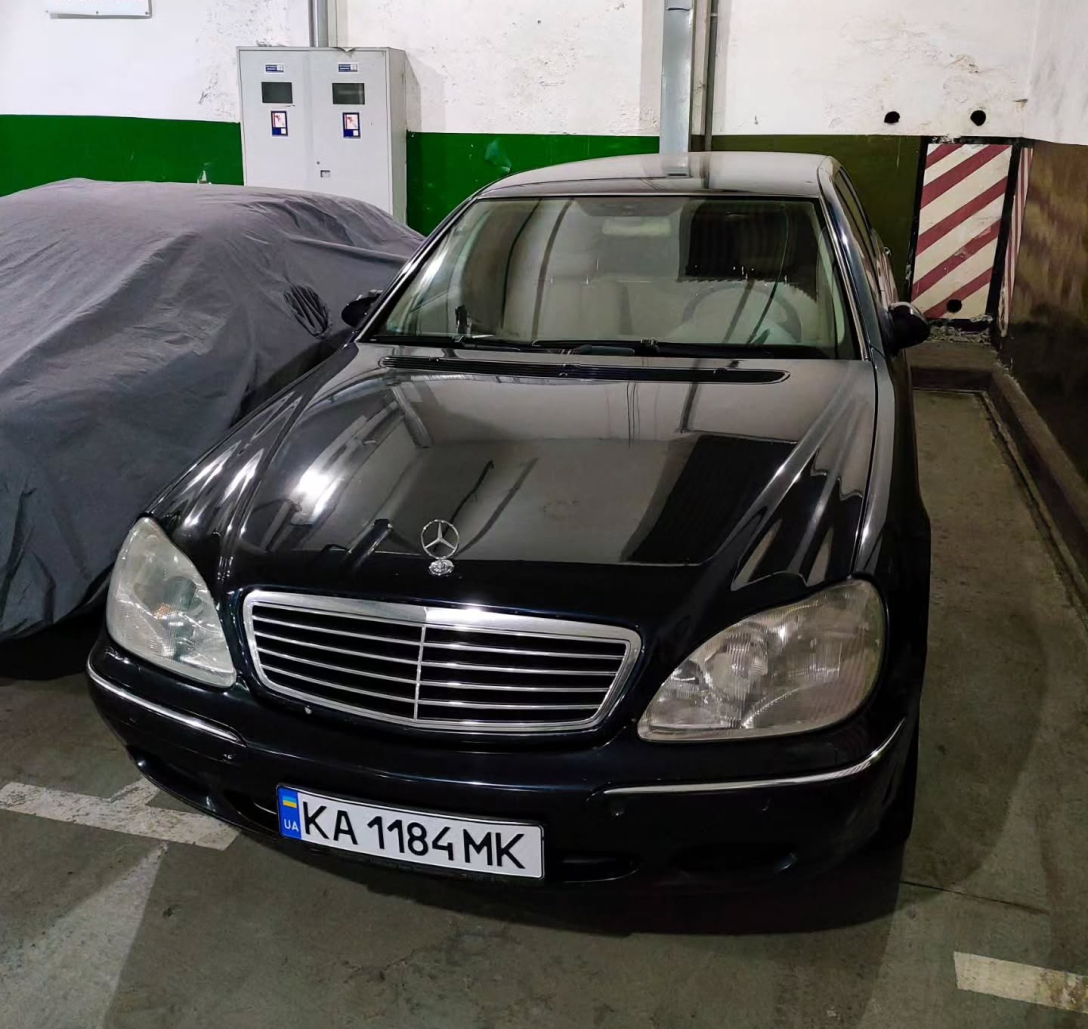 Лімузин Mercedes S-Class Pullman 2002 засвітився в Києві