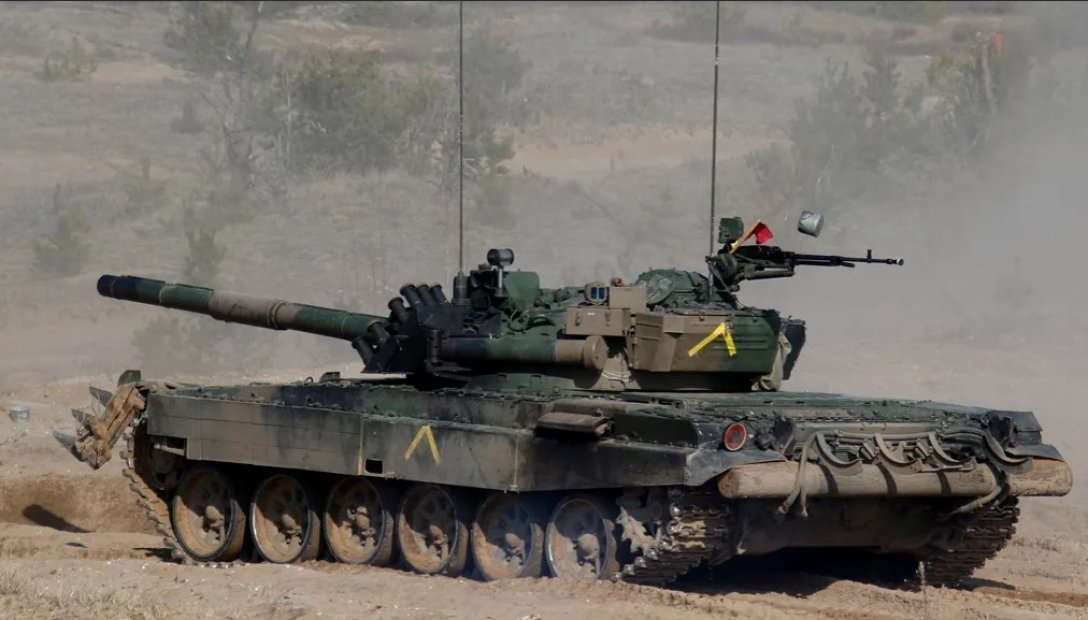 Военная помощь Польши: Украина получит 10 танков Leopard 2 и 60 единиц польских PT-91 Twardy