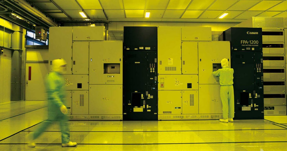Canon FPA-1200NZ2C — эта система использует наноимпринтную литографию