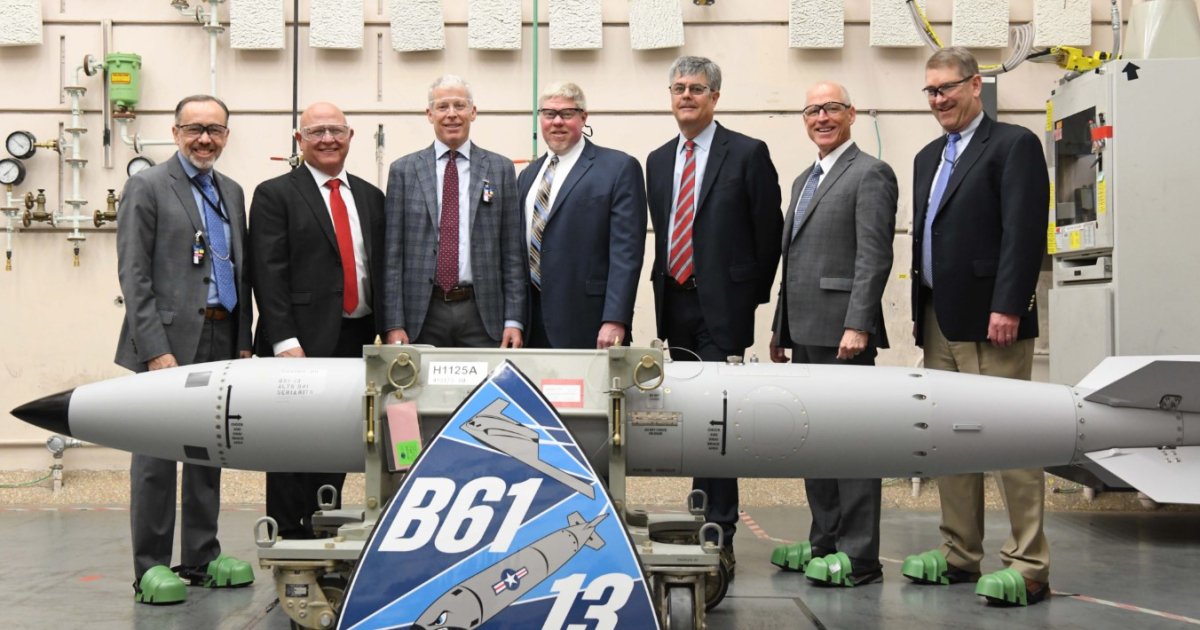 Американцы собрали первую ядерную авиабомбу типа B61-13