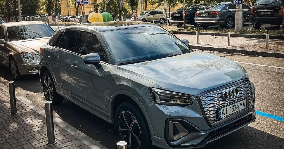 Новый Audi Q2L e-tron заметили на улицах Киева — электрокроссовер импортировали из Китая