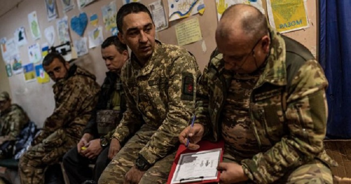 Законопроєкт №13335: бронювання працівників без військових документів