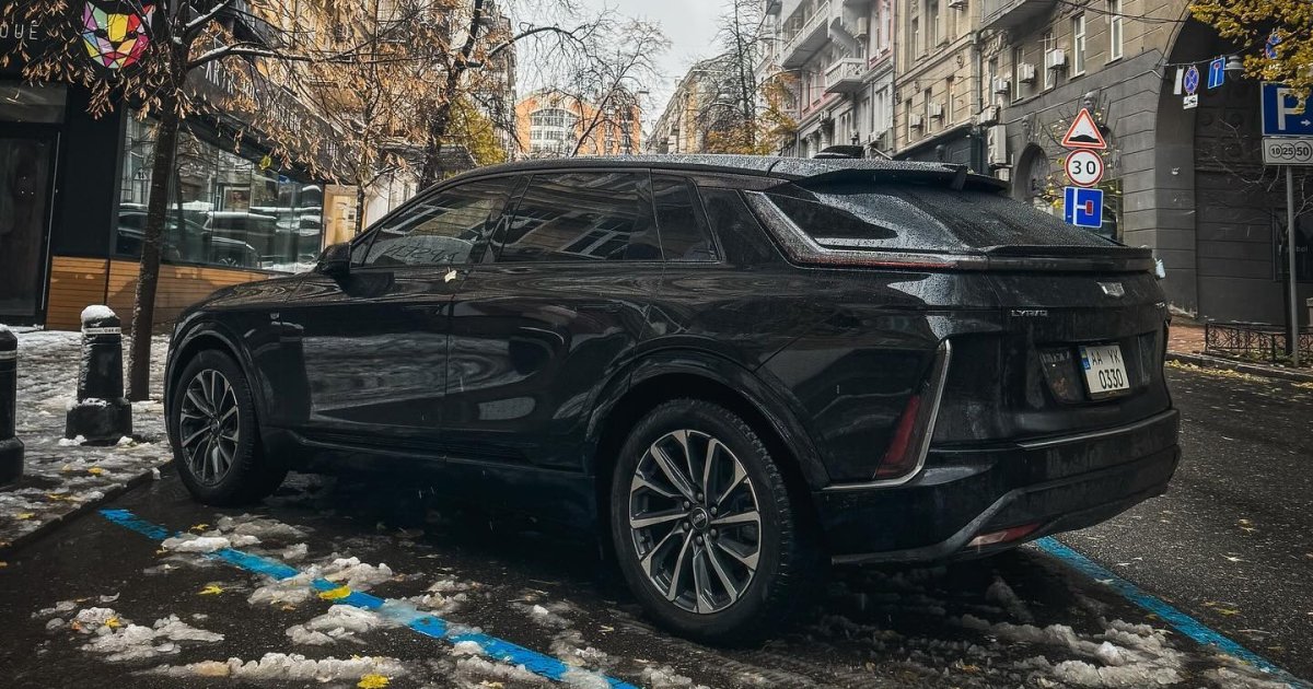 Электрокар Cadillac Lyriq заметили в Киеве электрокар Cadillac Lyriq