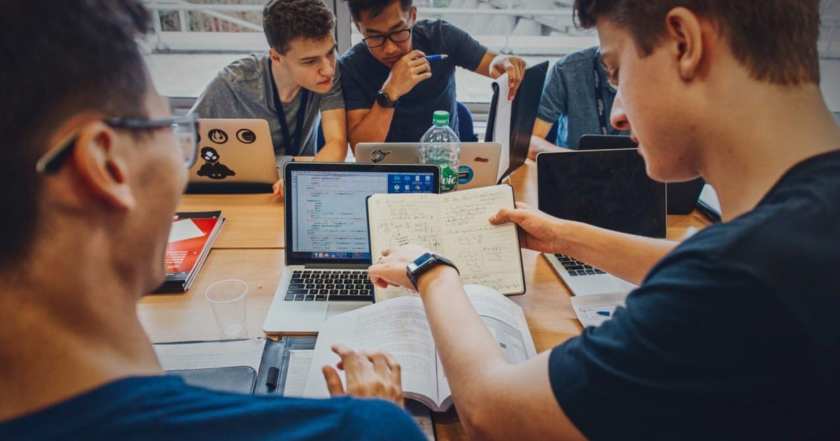 Group Working: про відповідальність і підтримку в роботі за кордоном