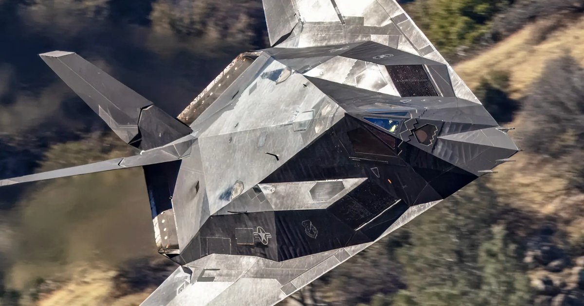 Ударный самолет F-117 Nighthawk — фотограф показал красивые фотографии самолета