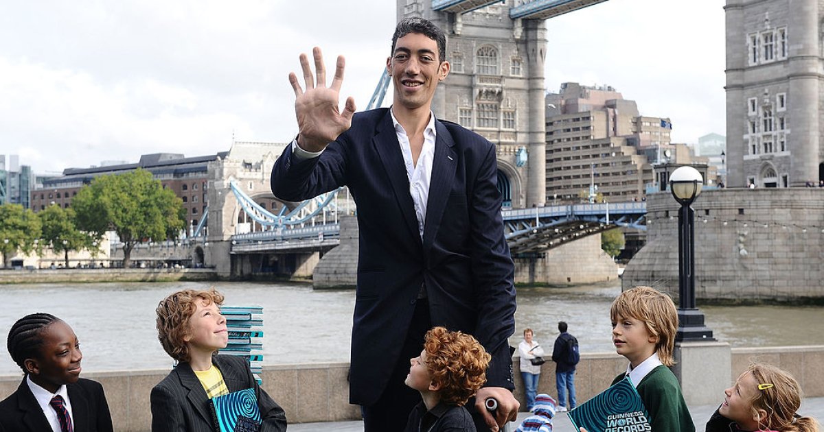 Самый высокий человек на планете — как живет Султан Кёсен — фото и видео