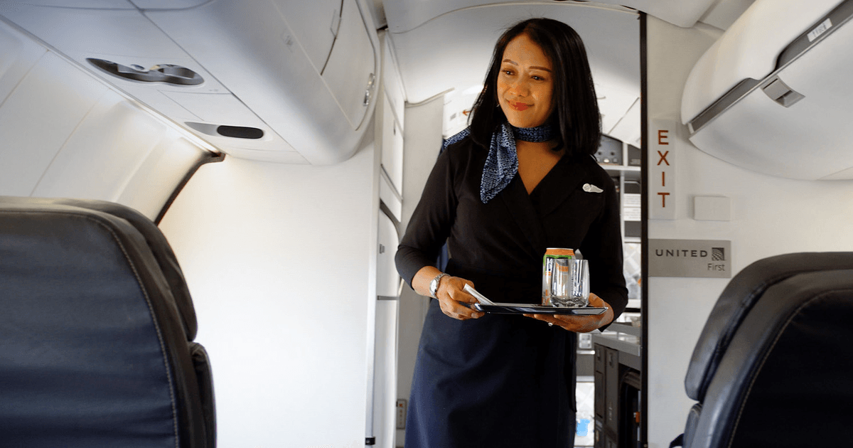 «Дорогоцінний» пасажир: стюардеса розповіла, що означають секретні коди