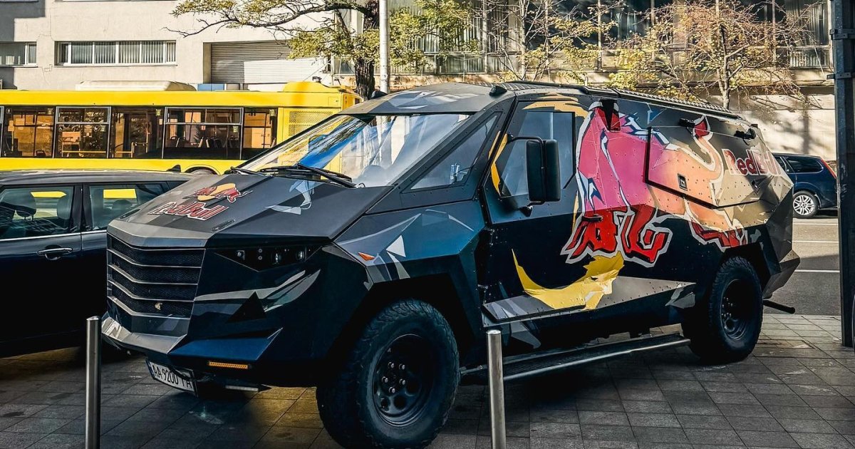 Red Bull LMX Taurus засвітився в Києві: подробиці та фото
