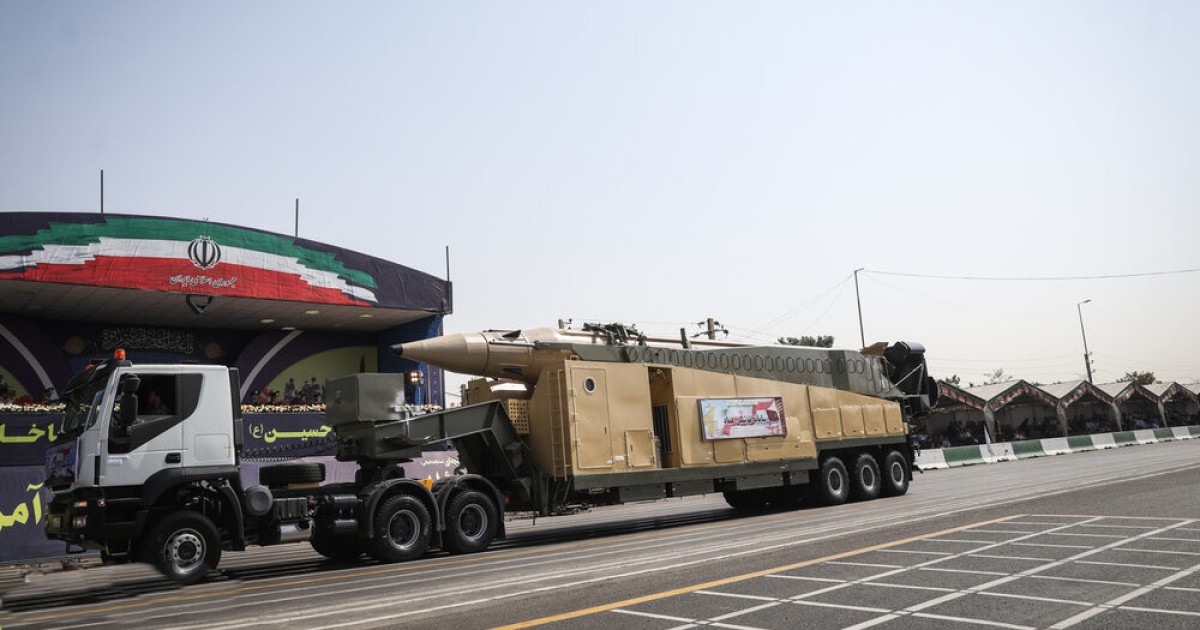 Іран розробив нову балістичну ракету BM-300 — деталі — фото