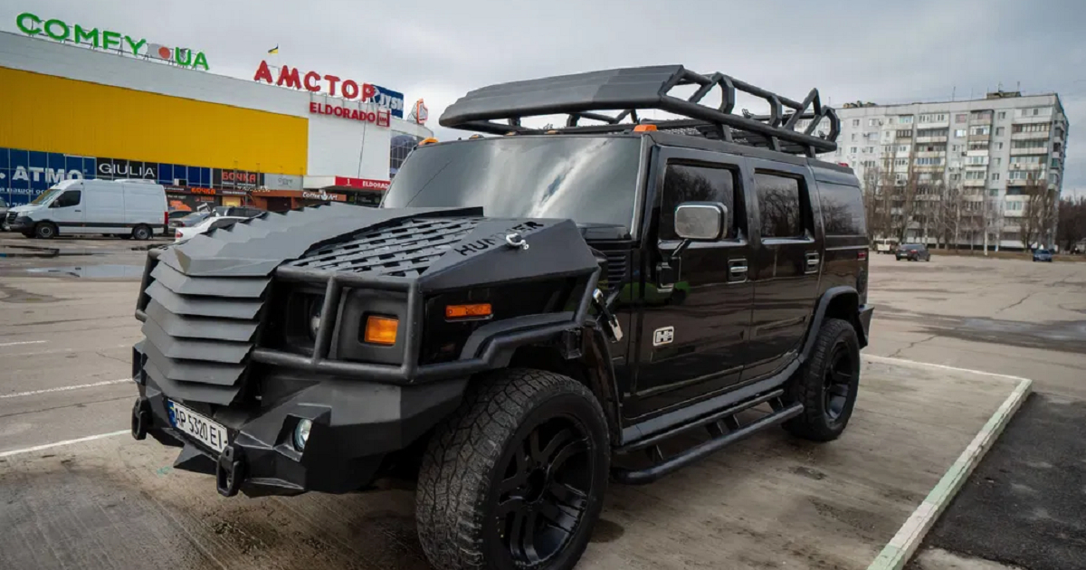 В Украине продают внедорожник Hummer с эксклюзивным тюнингом