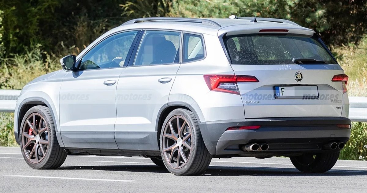 Новий заряджений кросовер Skoda на 300 сил уперше помітили на дорогах ...