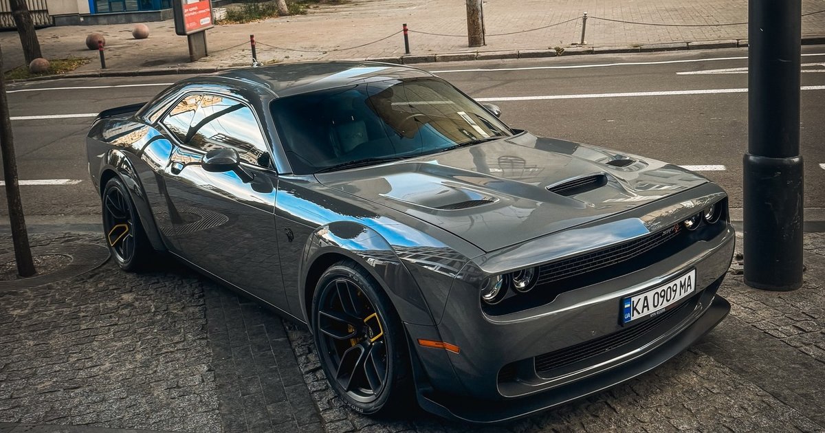 Dodge Challenger Hellcat на 717 сил засвітився в Києві — фото