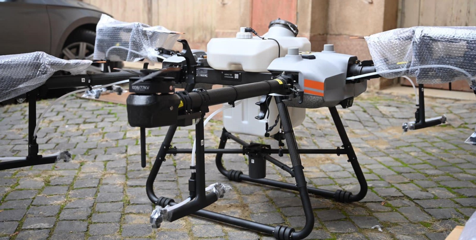 Снаряды вместо удобрений: аграрный дрон DJI Agras T30 научили ...