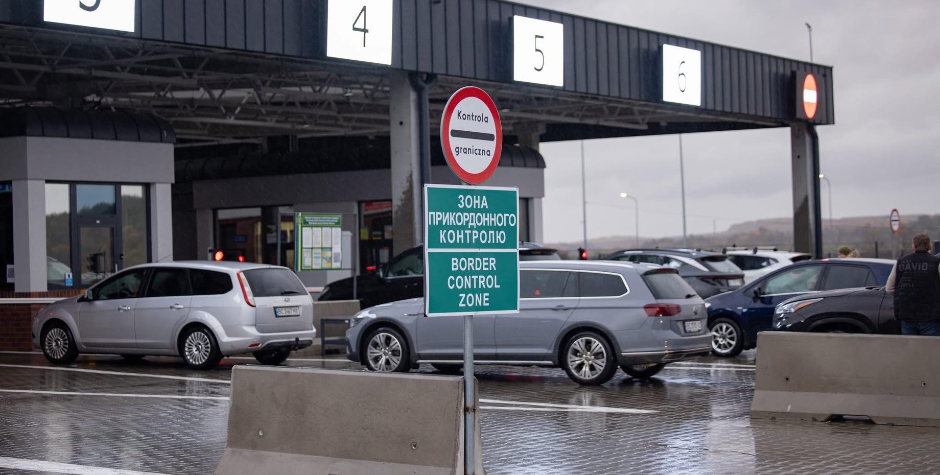 Около 70 тысяч нелегально: сколько мужчин выехали из Украины за время ...