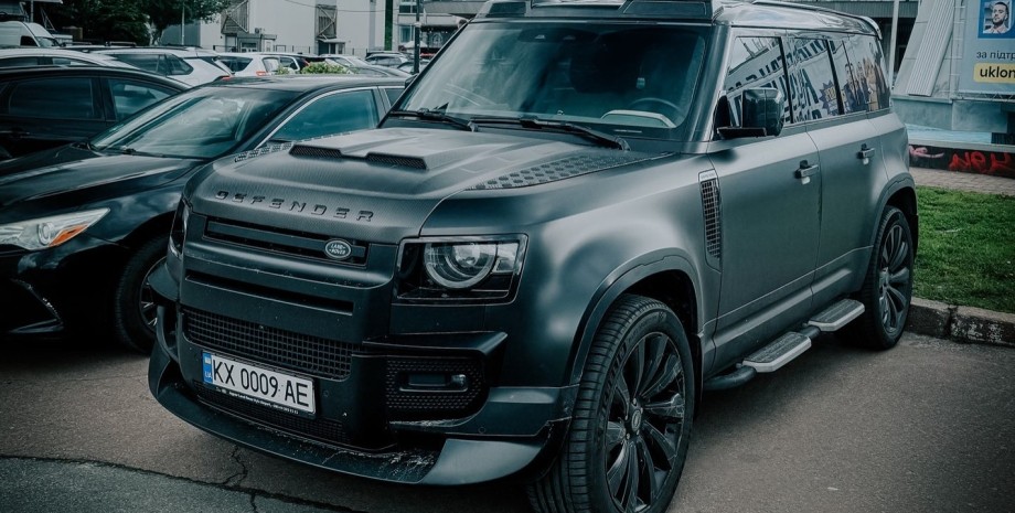 Land Rover Defender от Kahn Design заметили в Киеве — фото