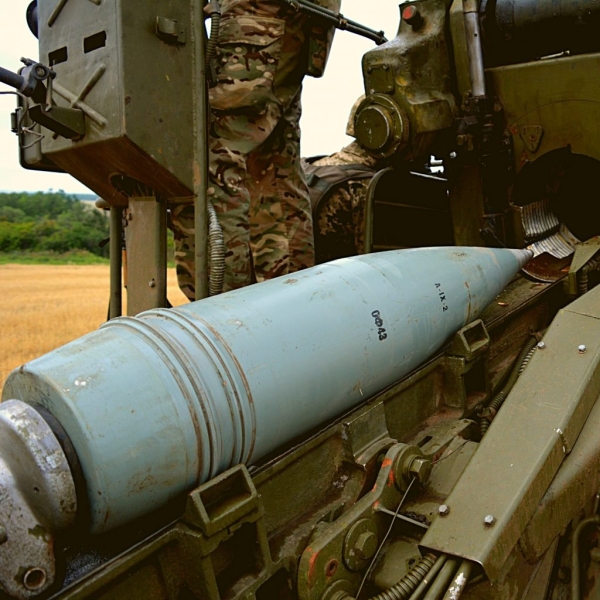 2С7 «Пион» — бойцы ВСУ применяют 203-мм снаряды M106 с советскими пушками