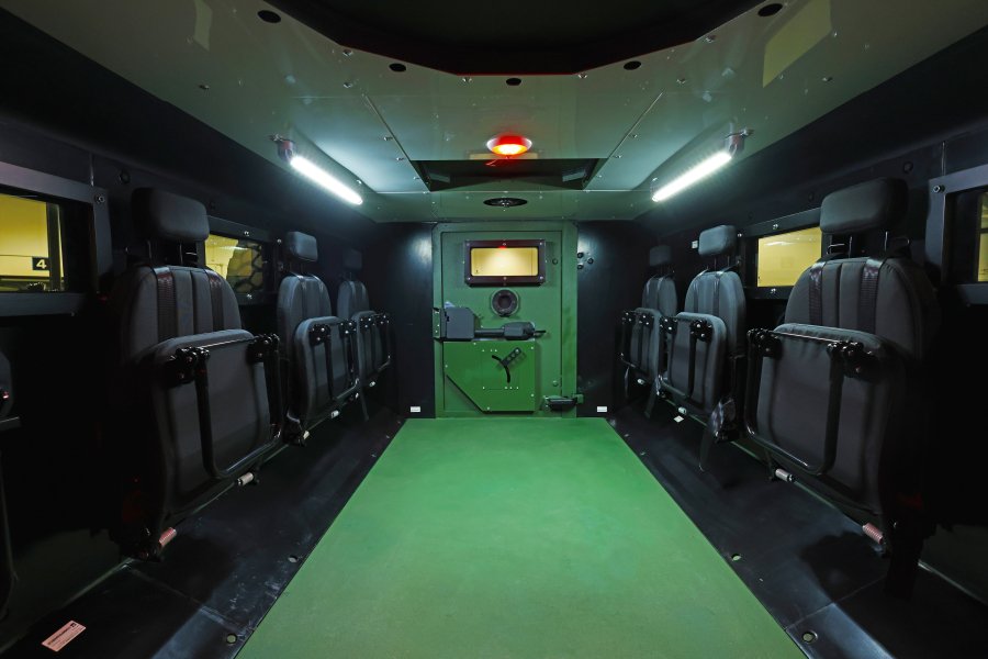 Канадская компания Roshel представила новый бронеавтомобиль MRAP ...